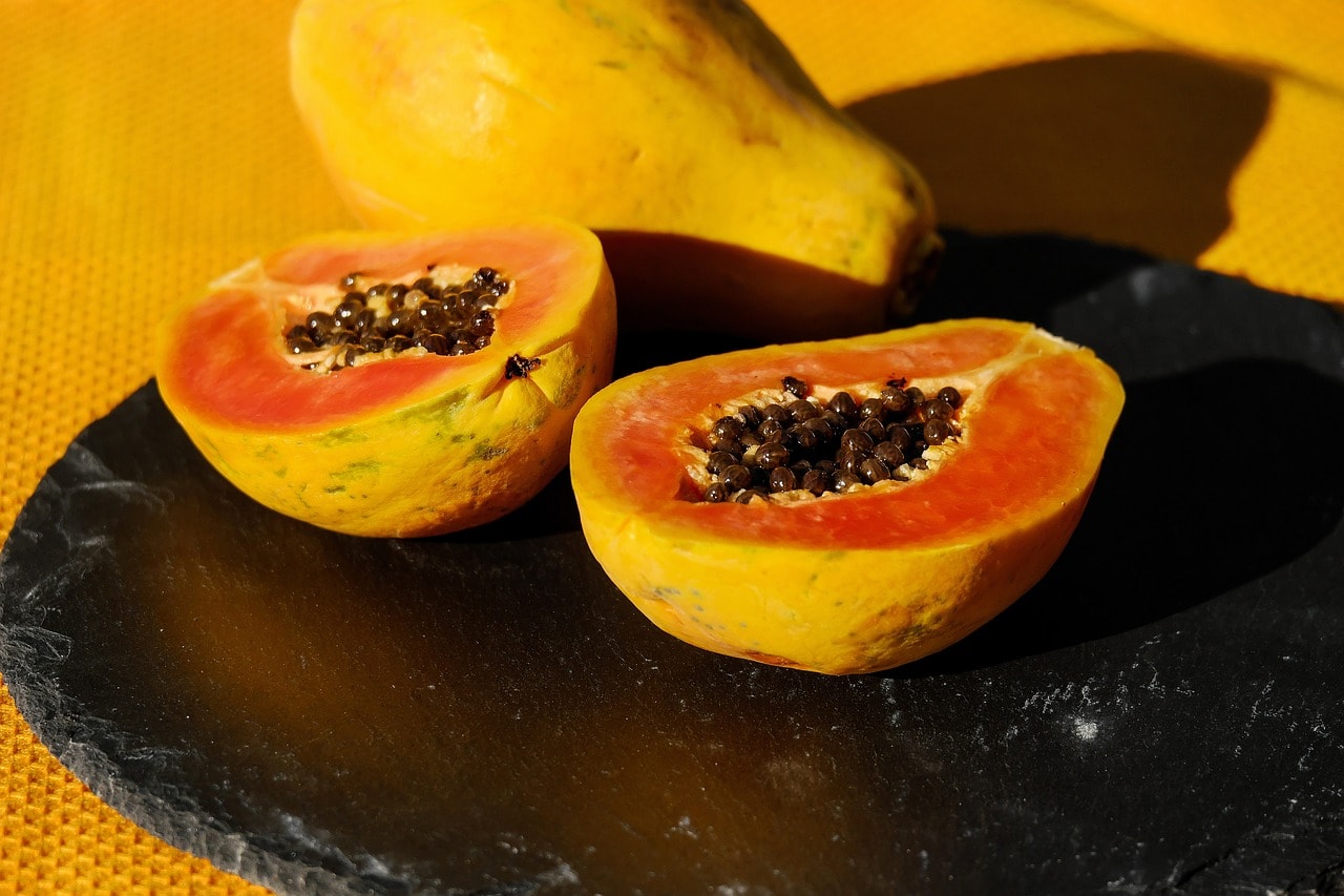 The Ultimate Papaya Guide: The Best Varieties, Nutrition, and Uses